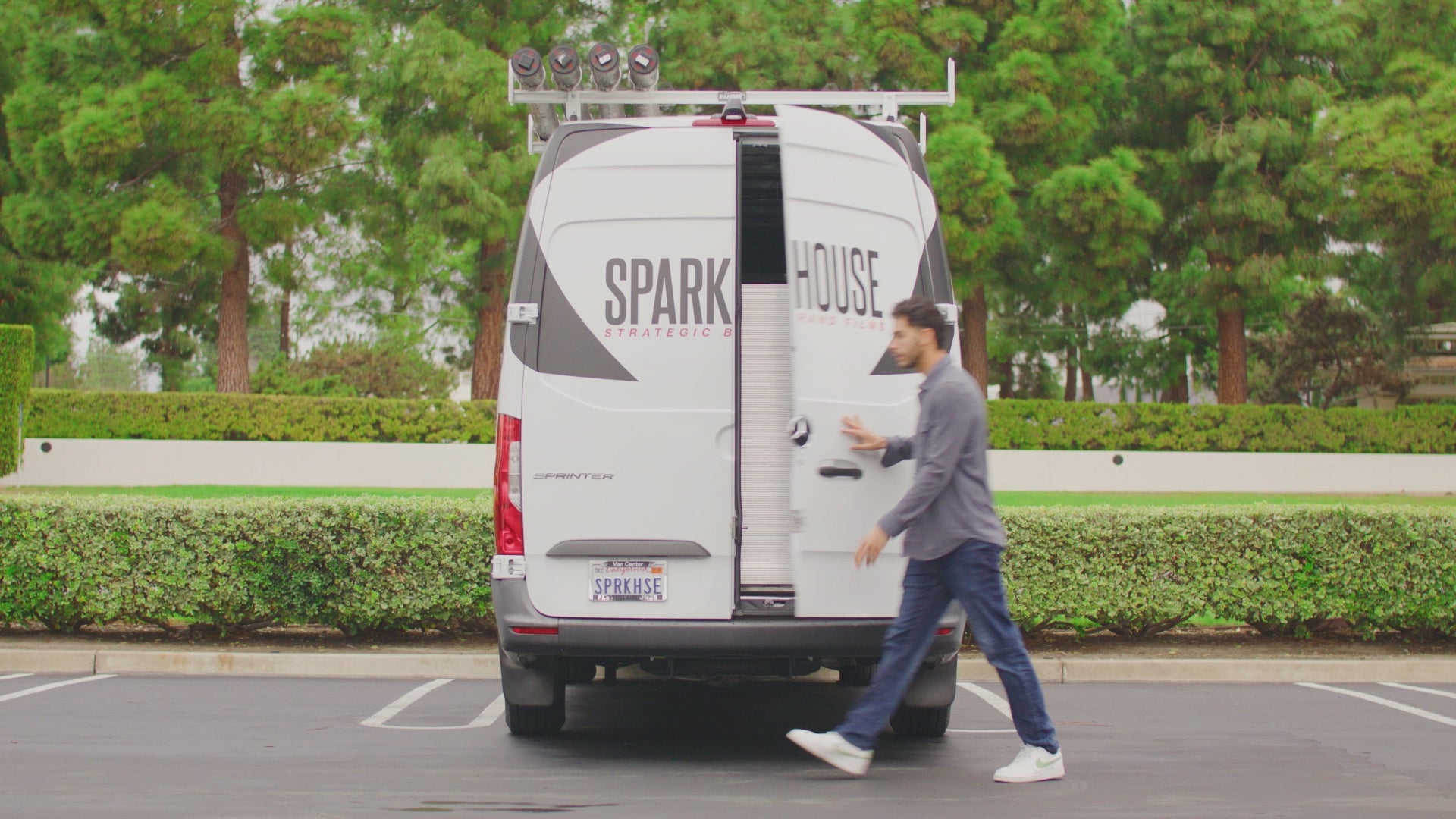 DG2 DashCam GPS Tracker - Live Stream and Record Videos | Optimus